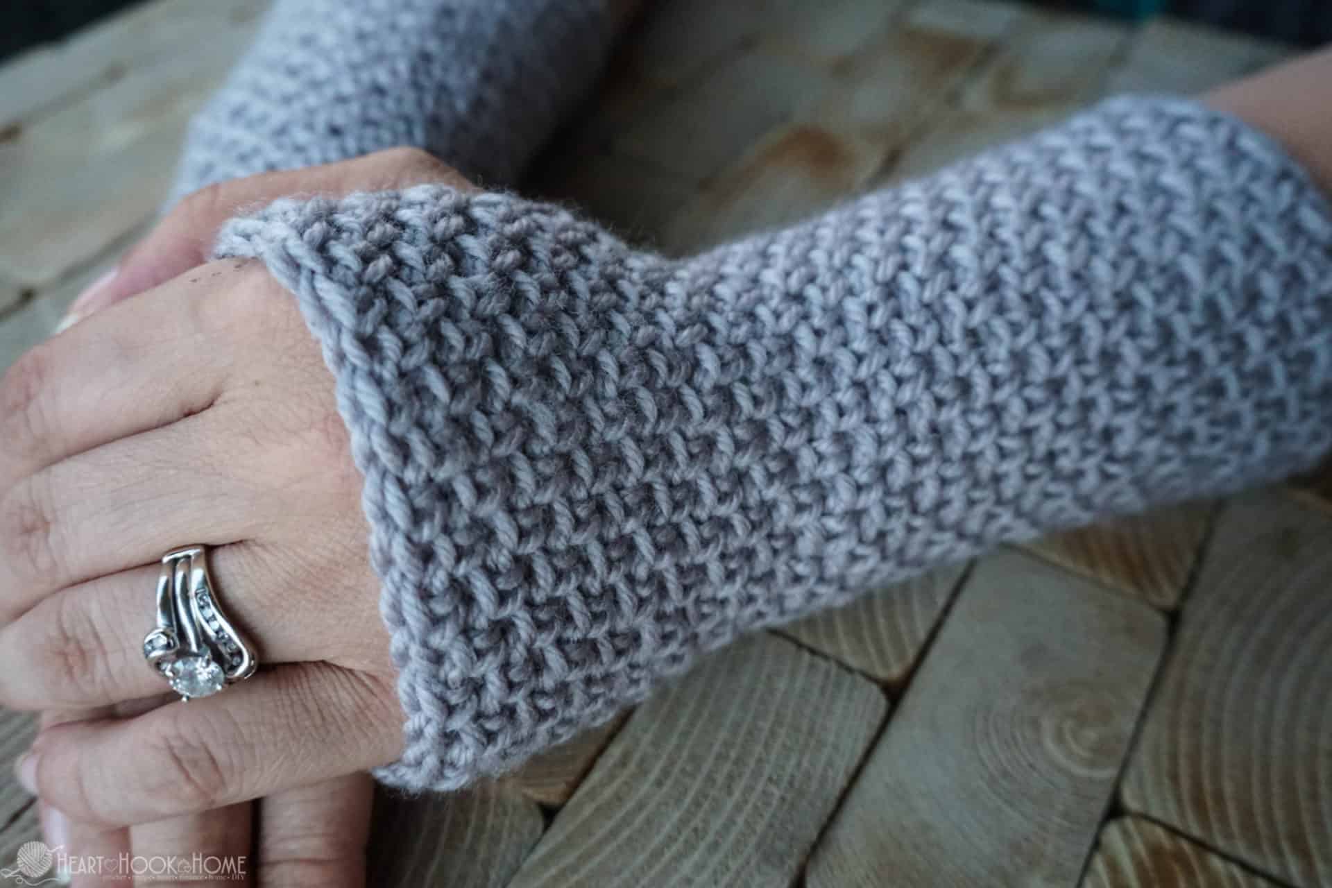 Texting Gloves Free Crochet Pattern (3 sizes)