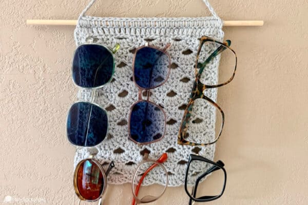 Eyeglasses Organizer Crochet Pattern - Heart Hook Home